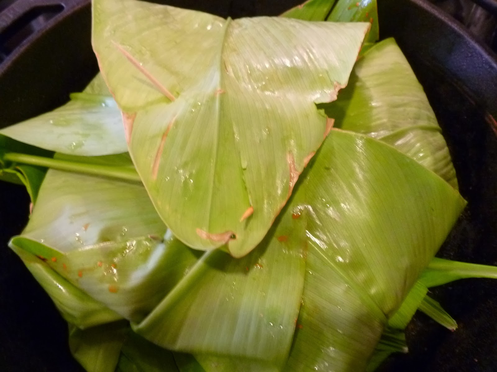 Indian Food: MoTla - Turmeric Leaf wrapped Indian Mackerel