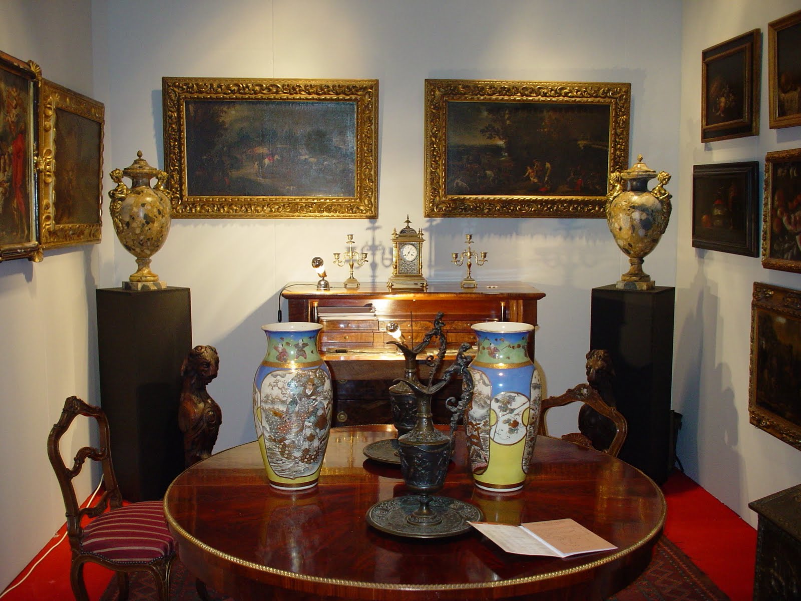 NURIA PALACIOS ANTIGÜEDADES