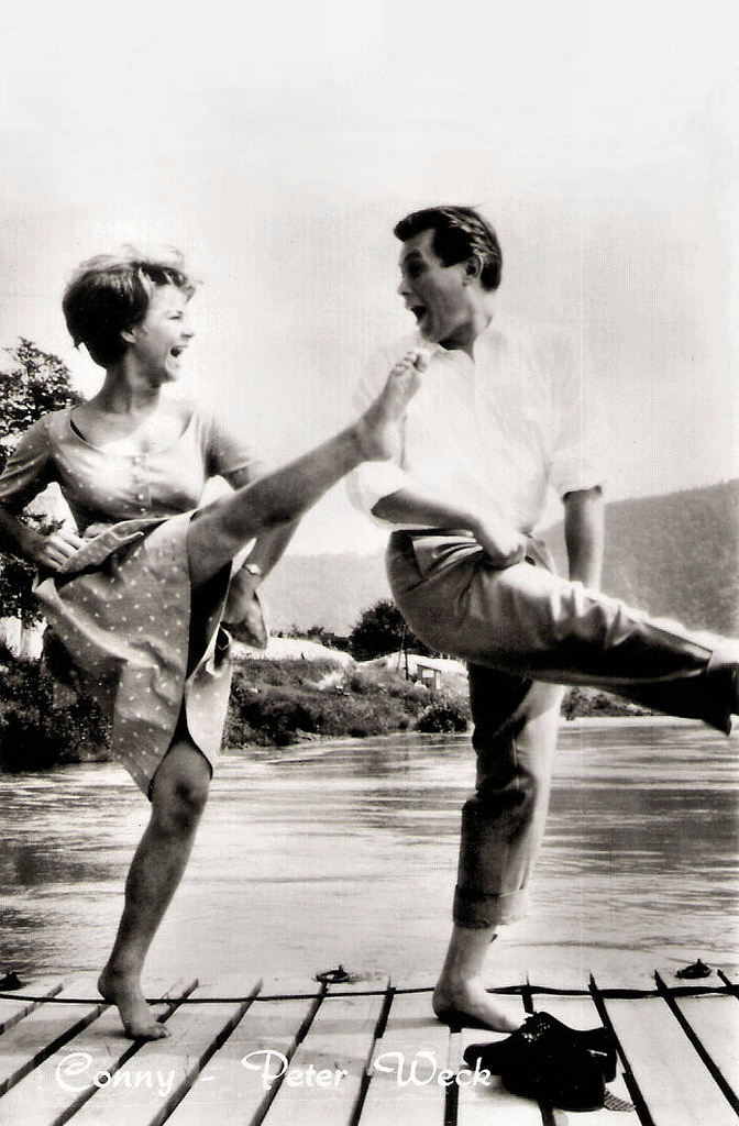 Funny Snapshots of People Dancing Outside That You Have Rarely Seen ...