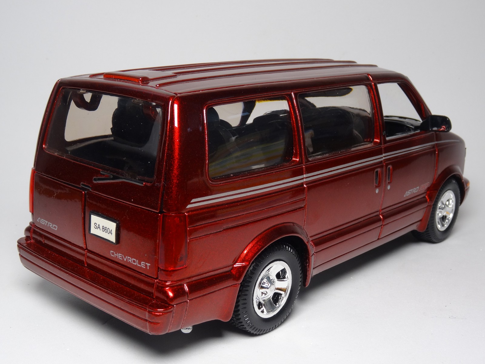 Modelli diecast 1:24 e dintorni: Chevrolet Astro Van
