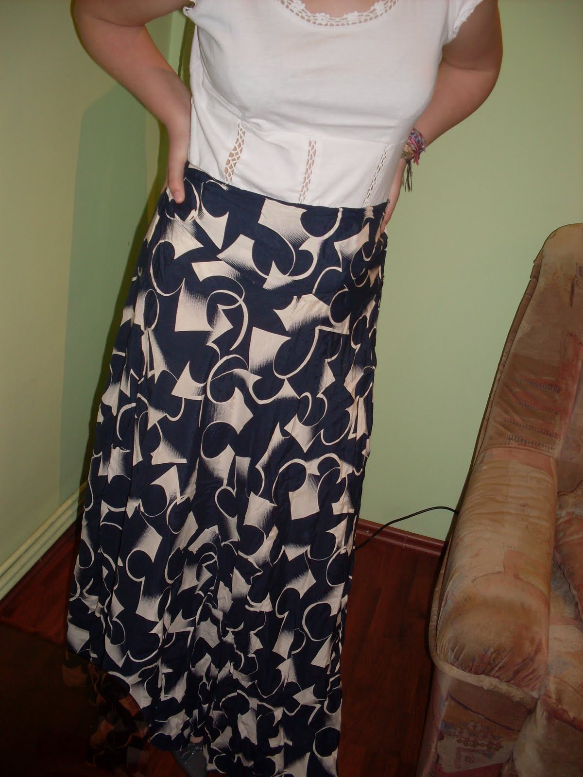 vintage-stylle: fusta de vara cu model