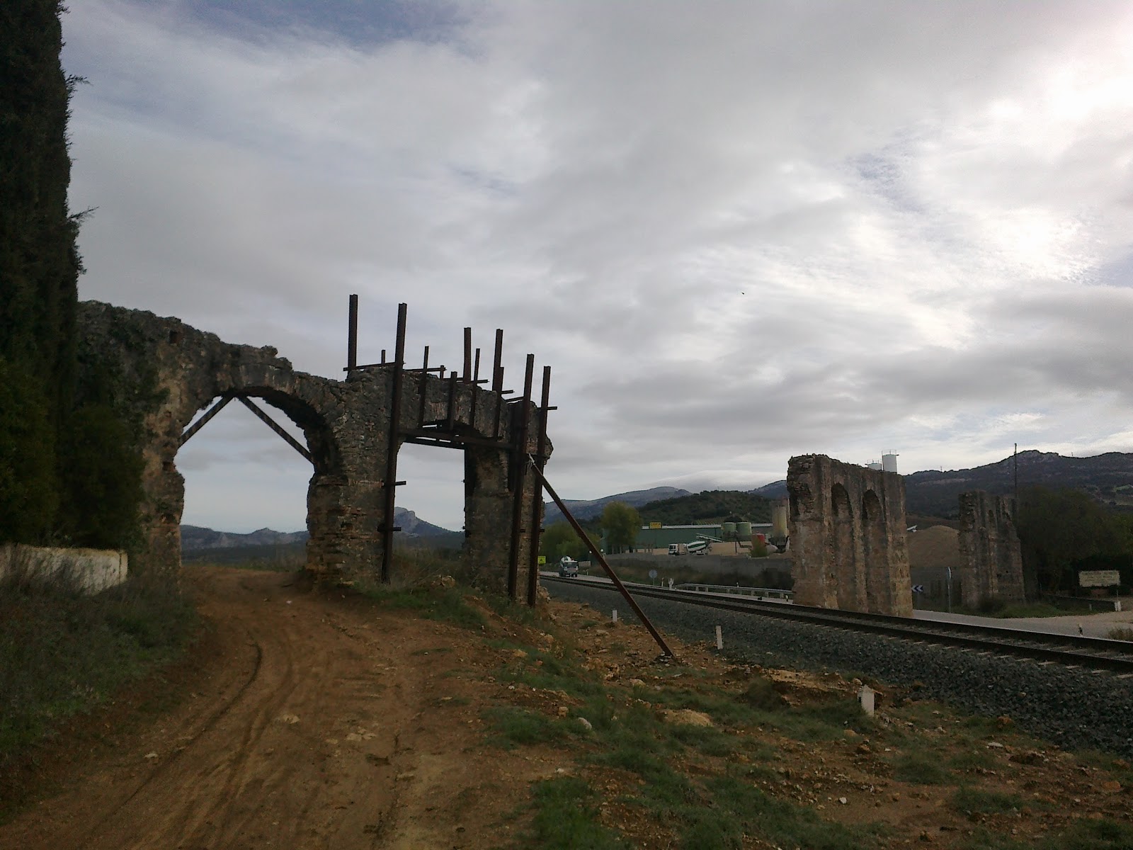 Rutas por Serrato en MTB: Salida a ronda pasando por cuevas del becerro ...