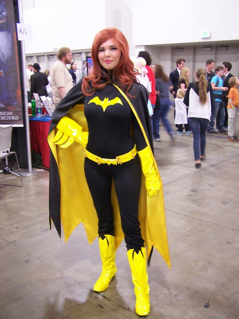 Classic Looking Black and Yellow Bat Girl Cosplays - Creative Cosplay ...