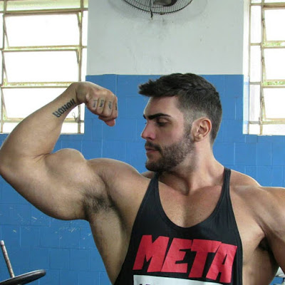 Muscle Lover: Brazilian bodybuilder Felipe Mattos