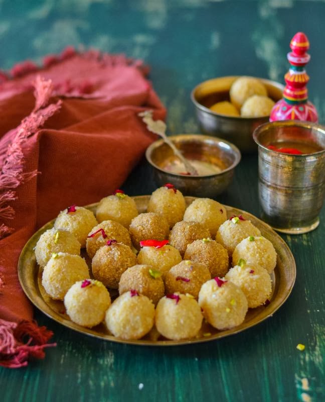 Mix and Stir: Narkel Naru / Coconut Ladoo / Sweet Coconut Balls
