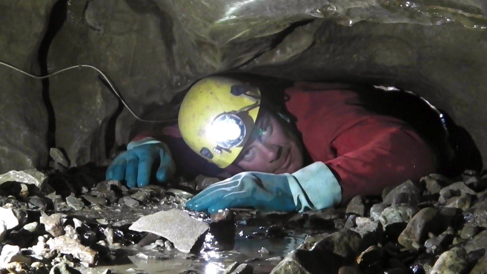 Dudley Caving Club: Tight Cave - Large Caver II