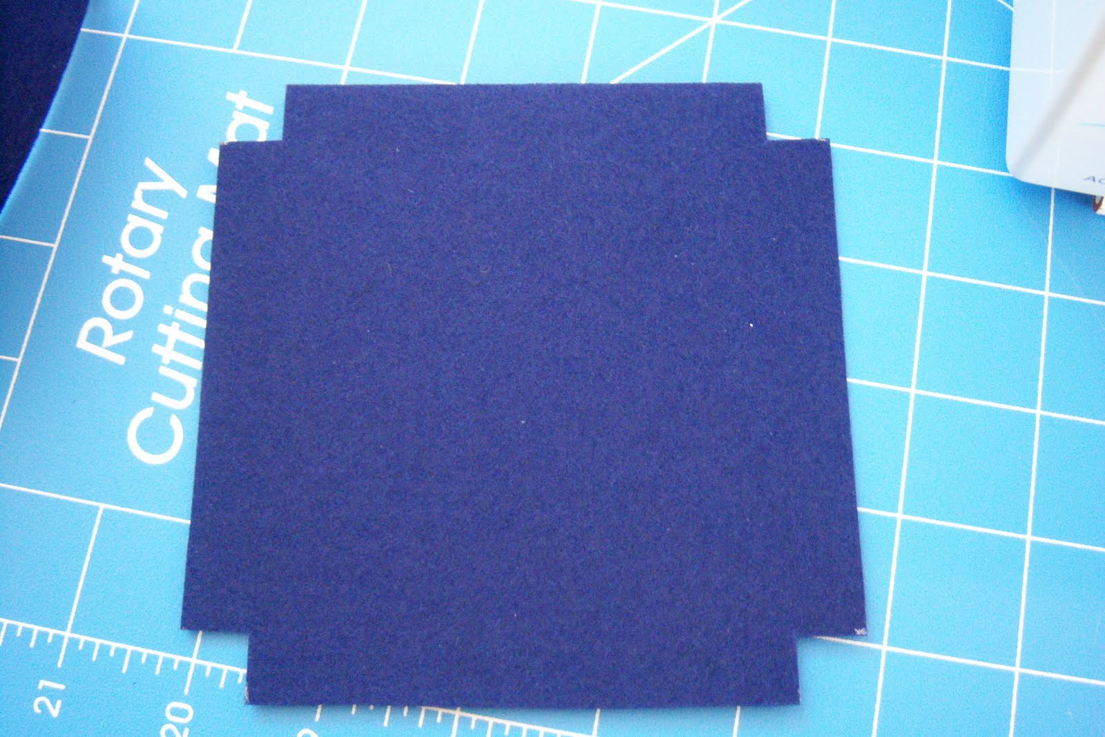 Momma C Designs: Lined Felt Jewelry Box