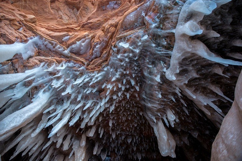 Stunning Ice Formations on Lake Superior Ice Cave - Snow Addiction ...
