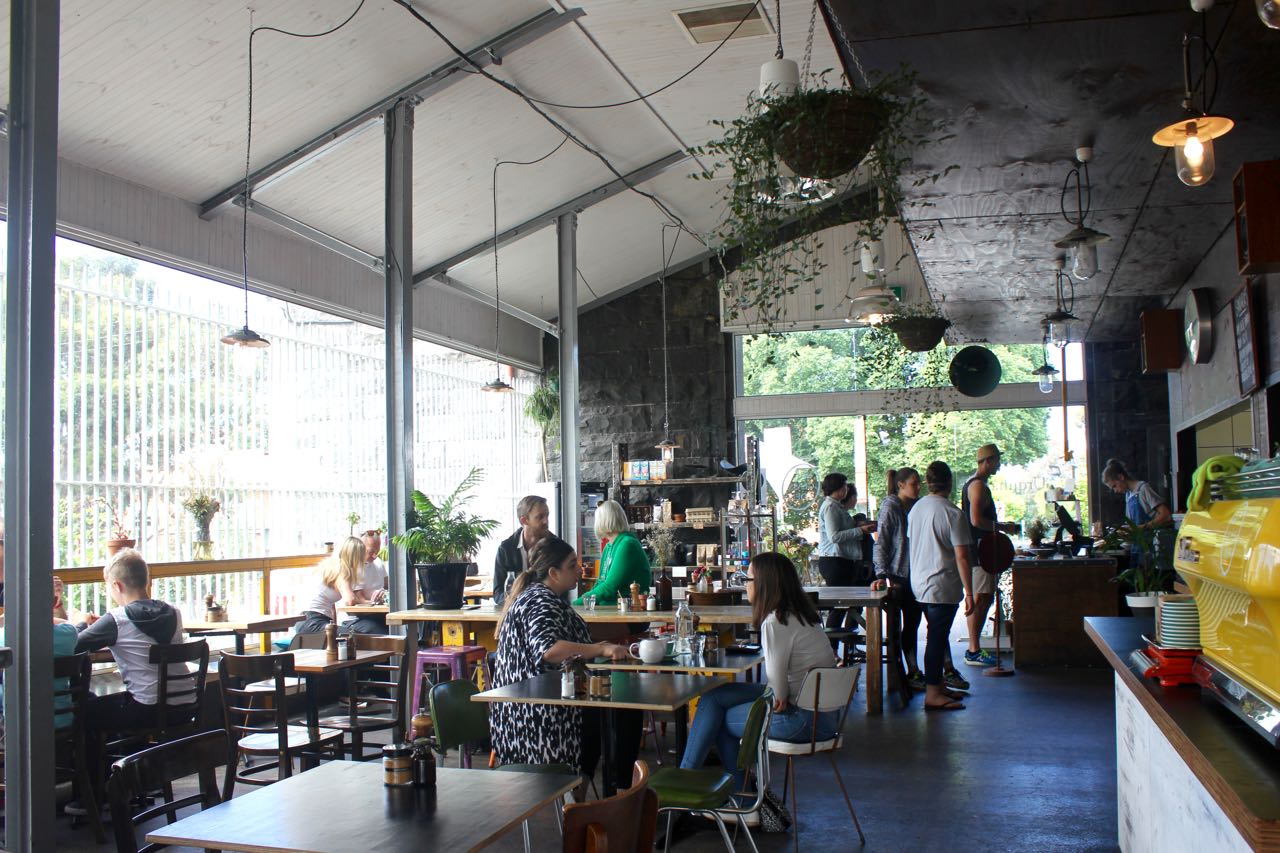 Green Gourmet Giraffe: The Glass Den: Coburg cafe