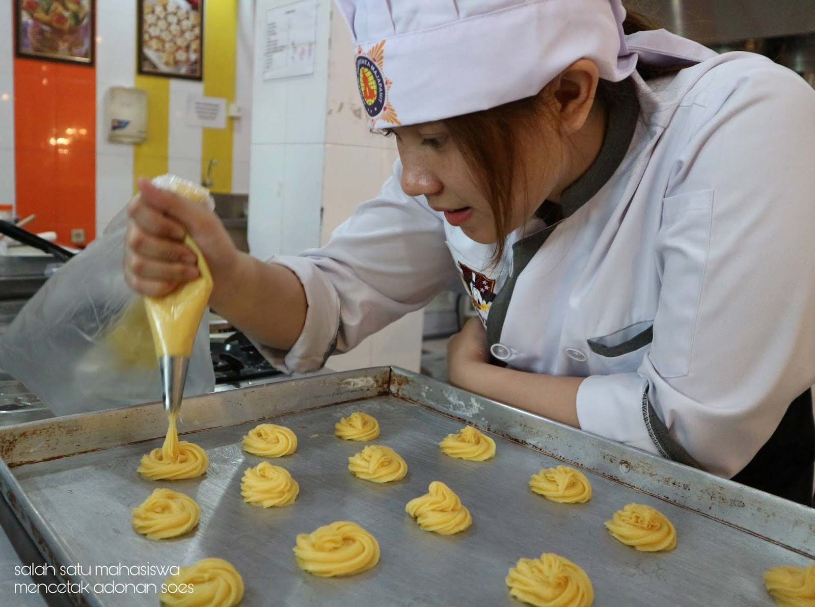 Soes, Crepes Dan Fruits Fritter, Kudapan Manis Dengan Rasa Otentik