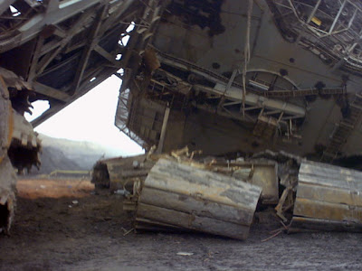 Mining Mayhem: Bucket-Wheel Excavator Collapse
