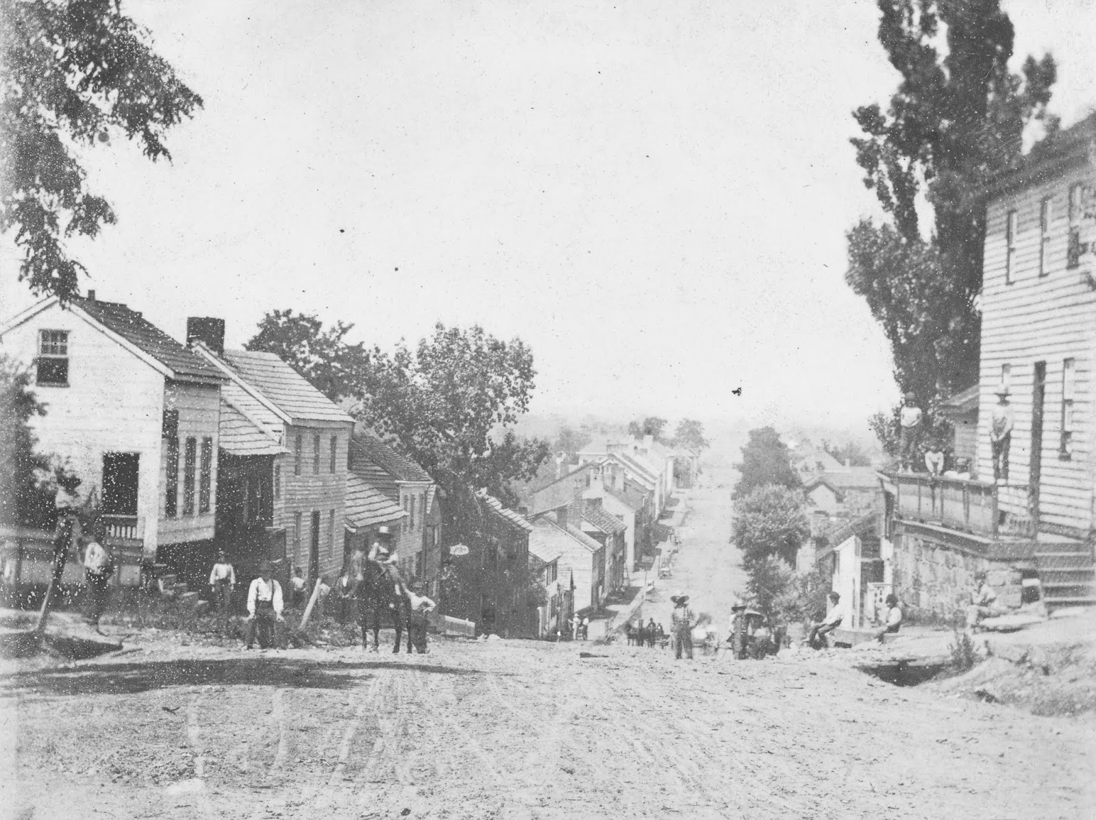 The Chubachus Library of Photographic History: View of People Posing ...