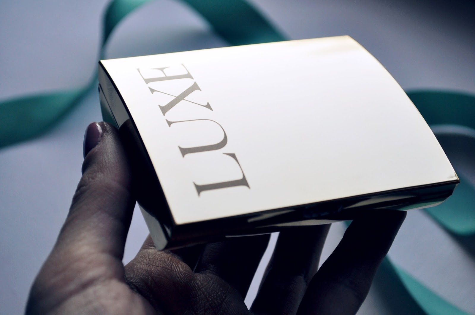 Avon LUXE | puder prasowany - recenzja | D a s h i a a