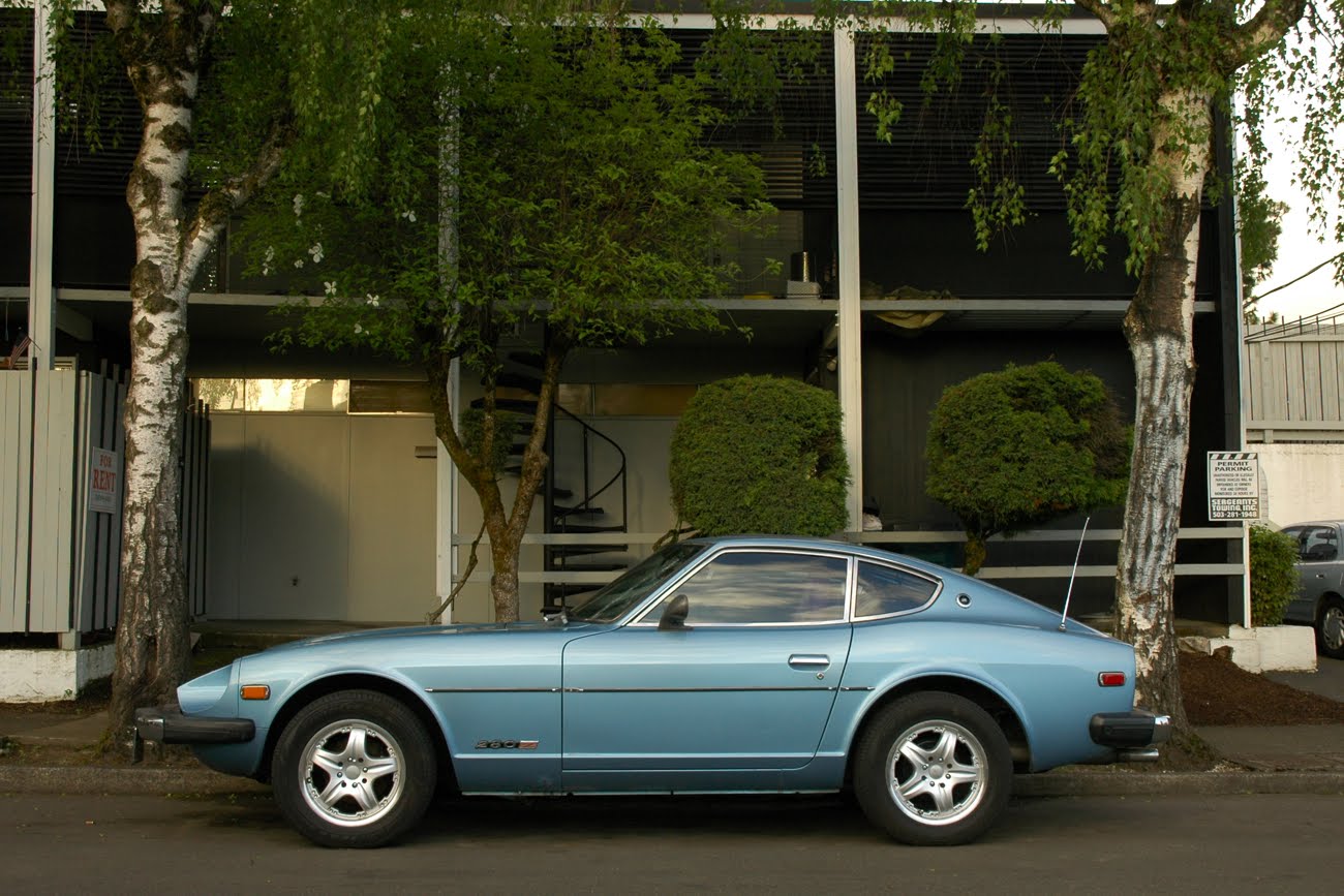 OLD PARKED CARS.: 1976 Datsun 280Z.