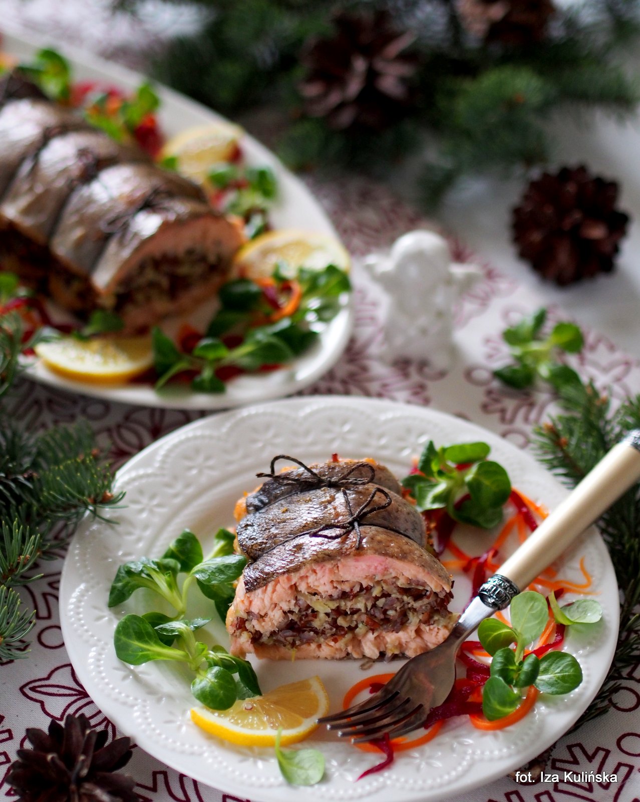 Ryba z pieca. Pstrąg łososiowy zapiekany z czerwonym ryżem i ...