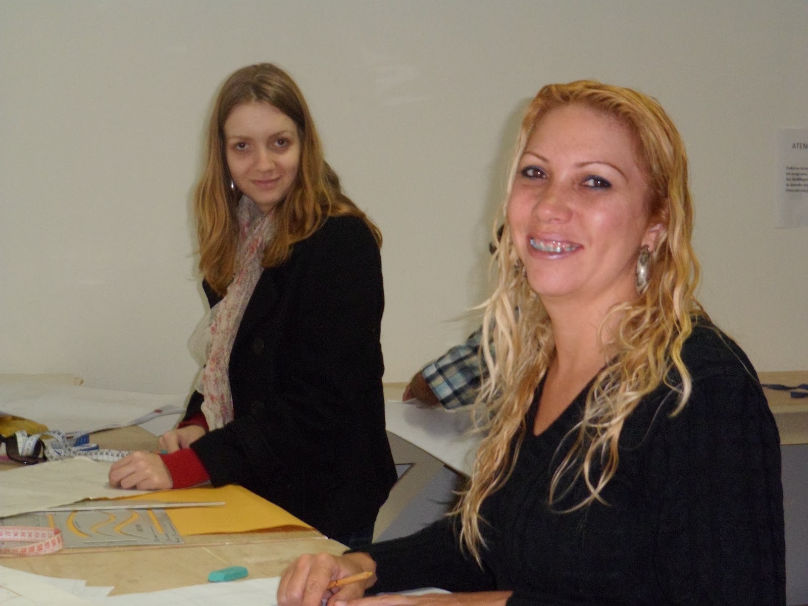 ESCOLA DE MODA PAULISTANA : Alunos de modelagem de corselet, modelagem ... ESCOLA DE MODA PAULISTANA : Alunos de modelagem de corselet, modelagem ...
