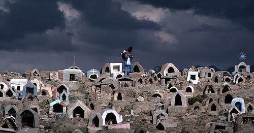 Pegged for Purpose: Bolivian Cemeteries ~ Customs and Comforts