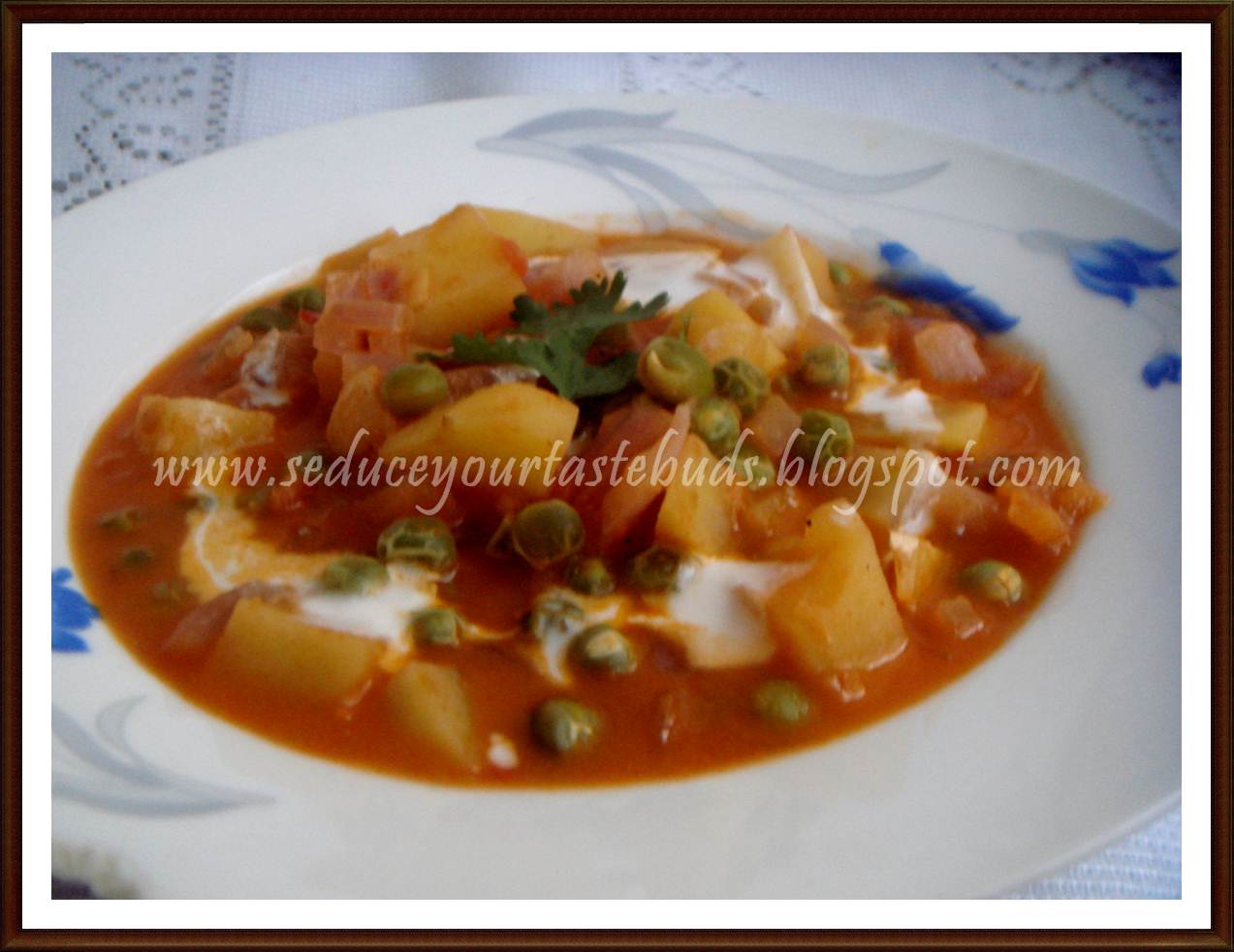 Microwave Aloo Muttar | Potato and Green Peas Gravy - Seduce Your ...