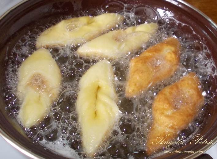 Retete culinare simple si gustoase: Minciunele, cirighele, pancove ...