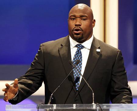 Just Sports & Just Us: Sapp Calls Steelers Old And Slow