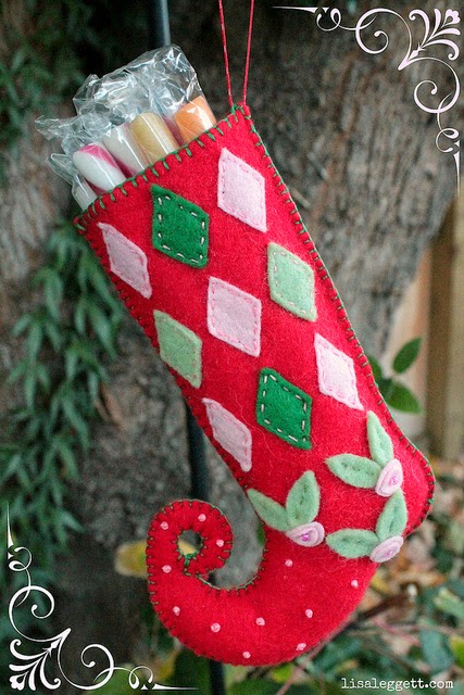 feeling stitchy: Countdown to Christmas: Christmas Eve Stockings