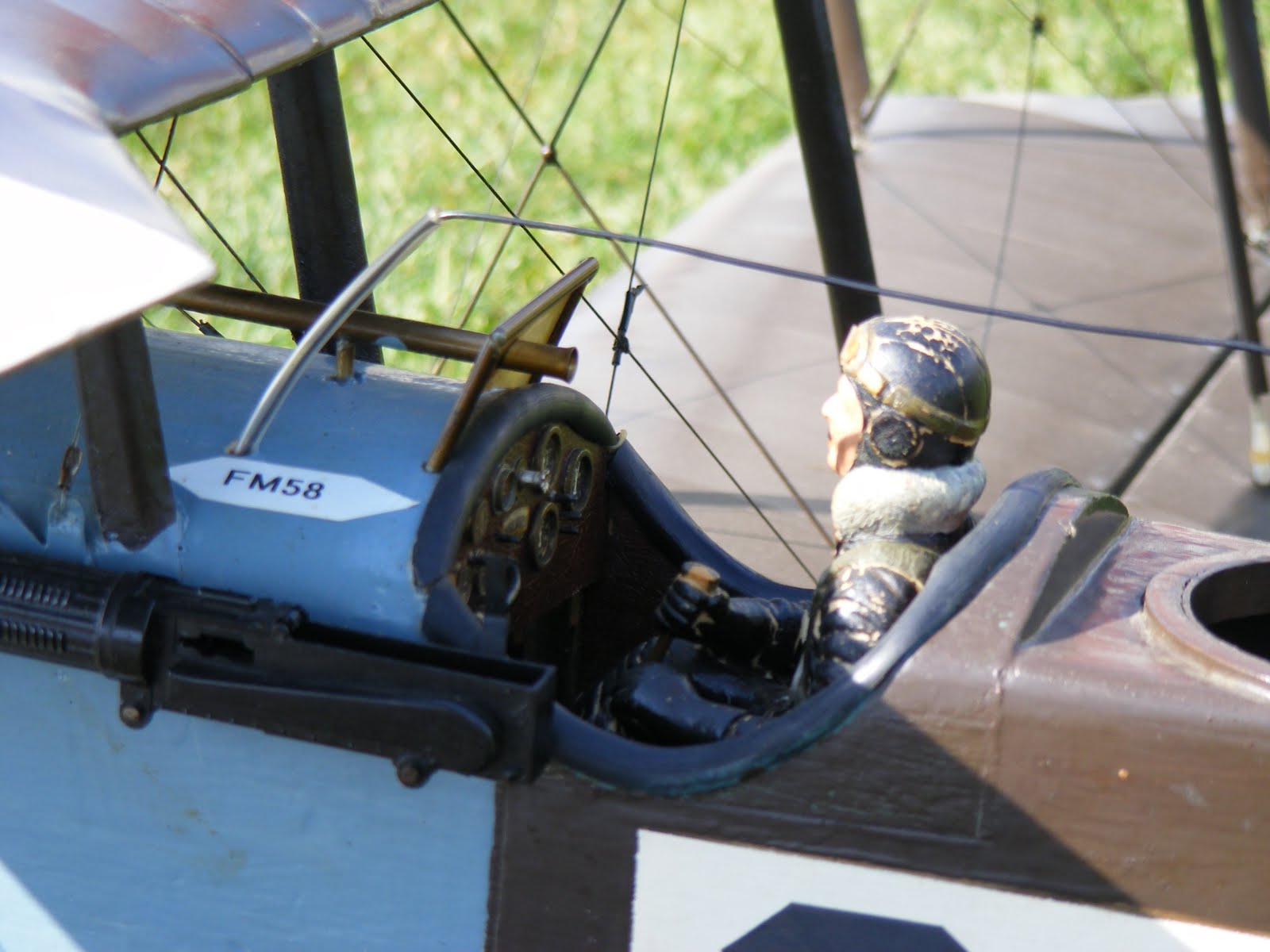 RC Flying Models: de Haviland DH 9 WW1