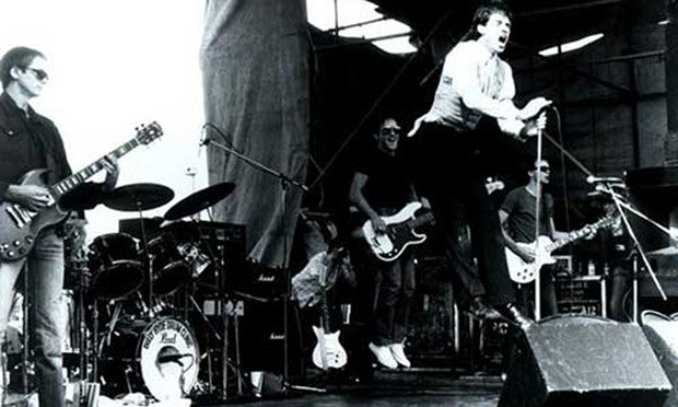 Vinyoleum: Angels - 1988 - Finger On The Trigger