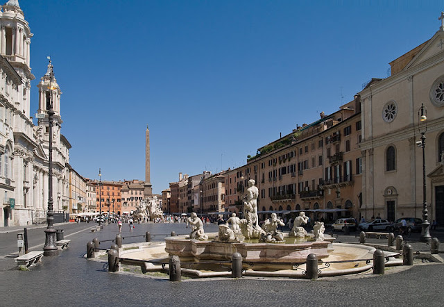 Piazza Navona, Rome - The Traveller
