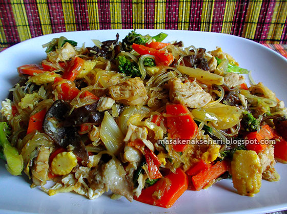 Cara Membuat Resep Soun Goreng Sayuran Spesial Ayam - Masakan Enak ...
