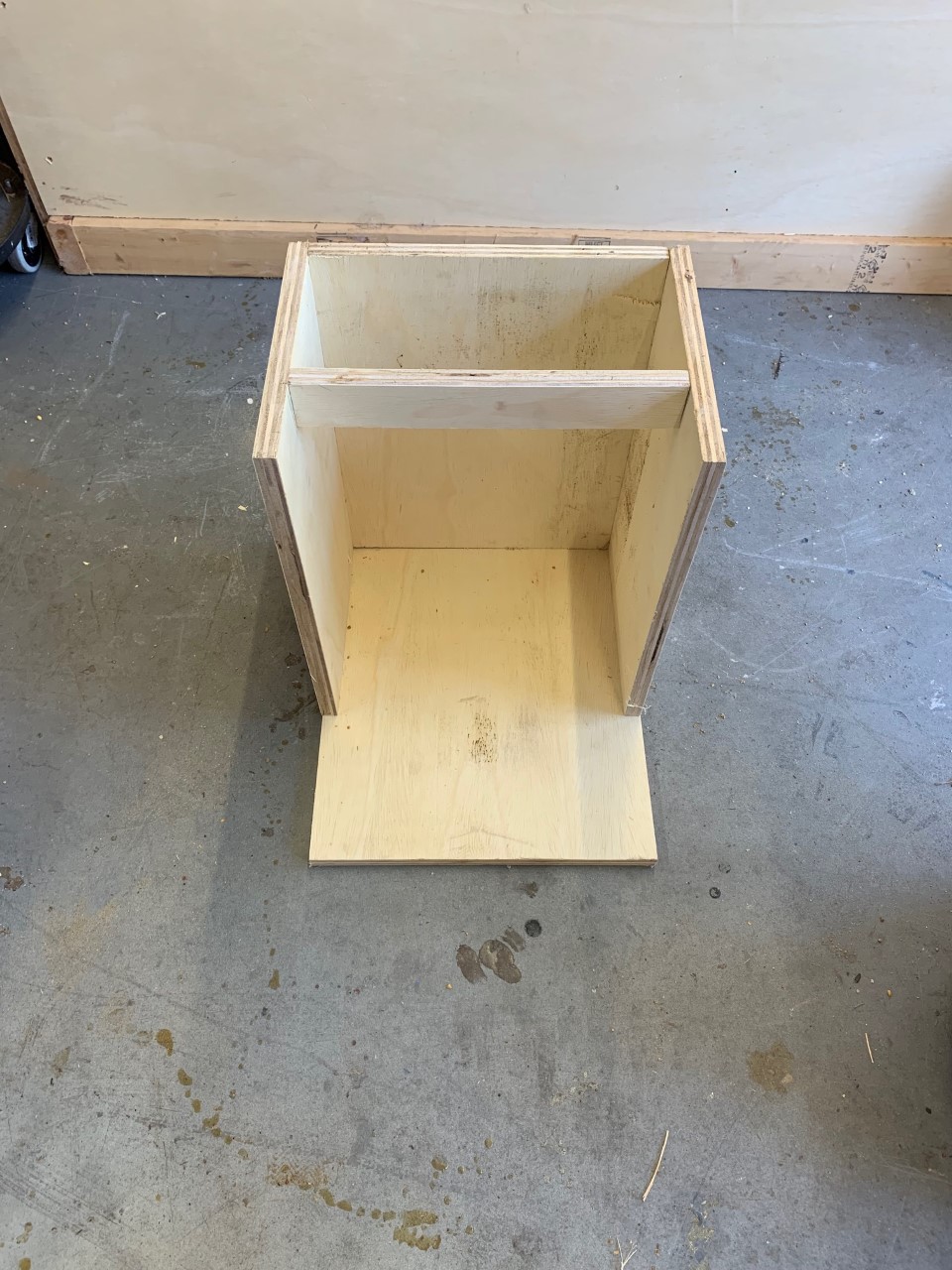 Rodent Proof Air tight Livestock Chicken Pet Feed Storage Bin and Dispenser