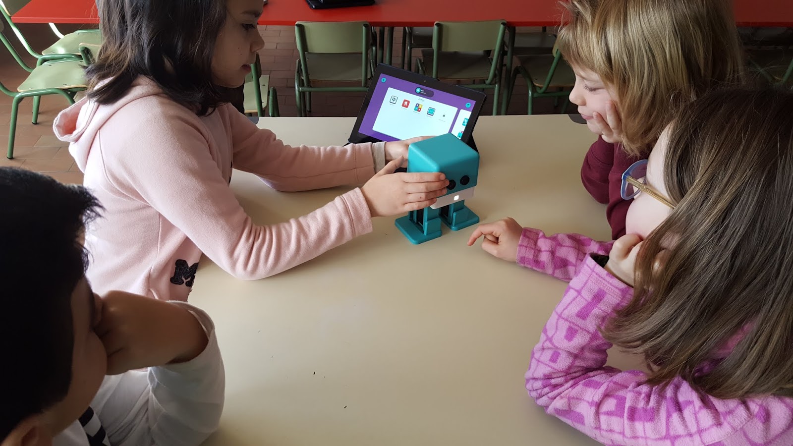 aprendomotivado.com: Robótica con Zowi