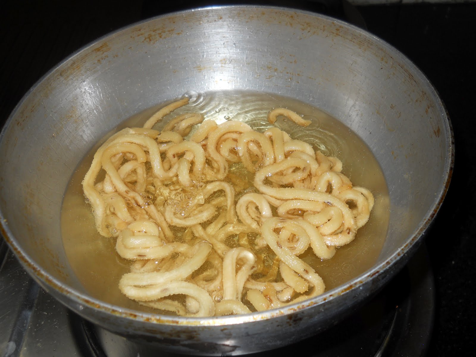 Brinda's Palakkad Vegetarian Cuisine: DIWALI - MUTHUSARAM & THENGOZHAL