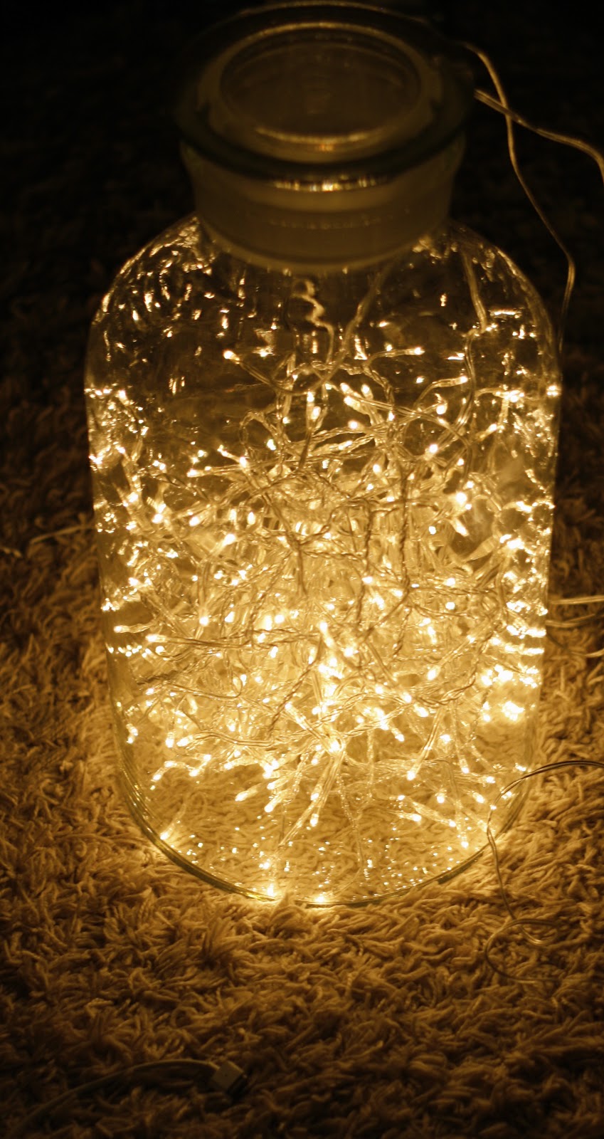 DIY "Fireflies In A Jar" -Light | Tippytoes