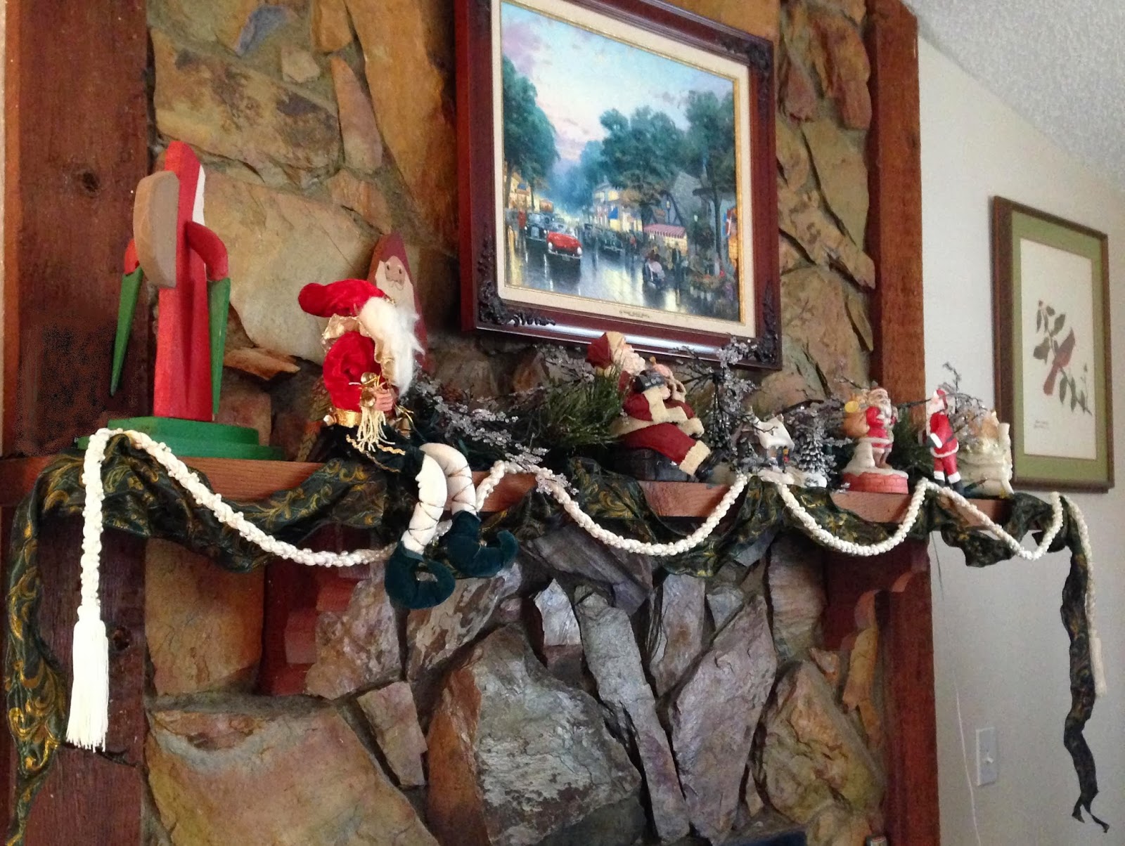 My Santa Themed Mantel