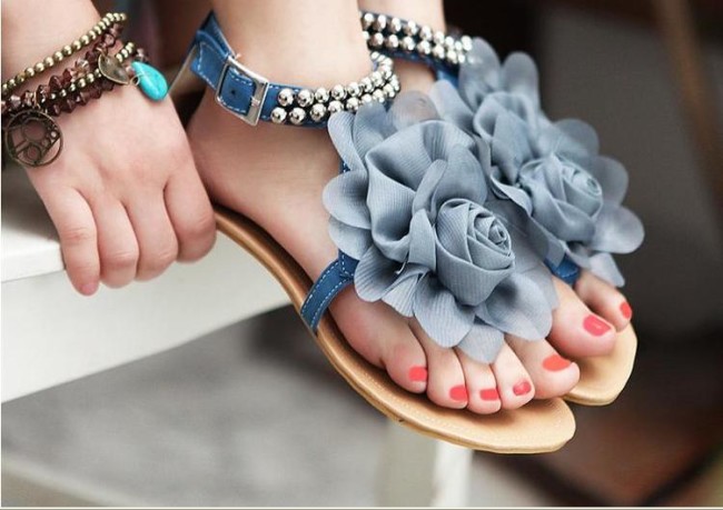 stylish fashion sandals and high heals for girls :Display pics | Awesome dp