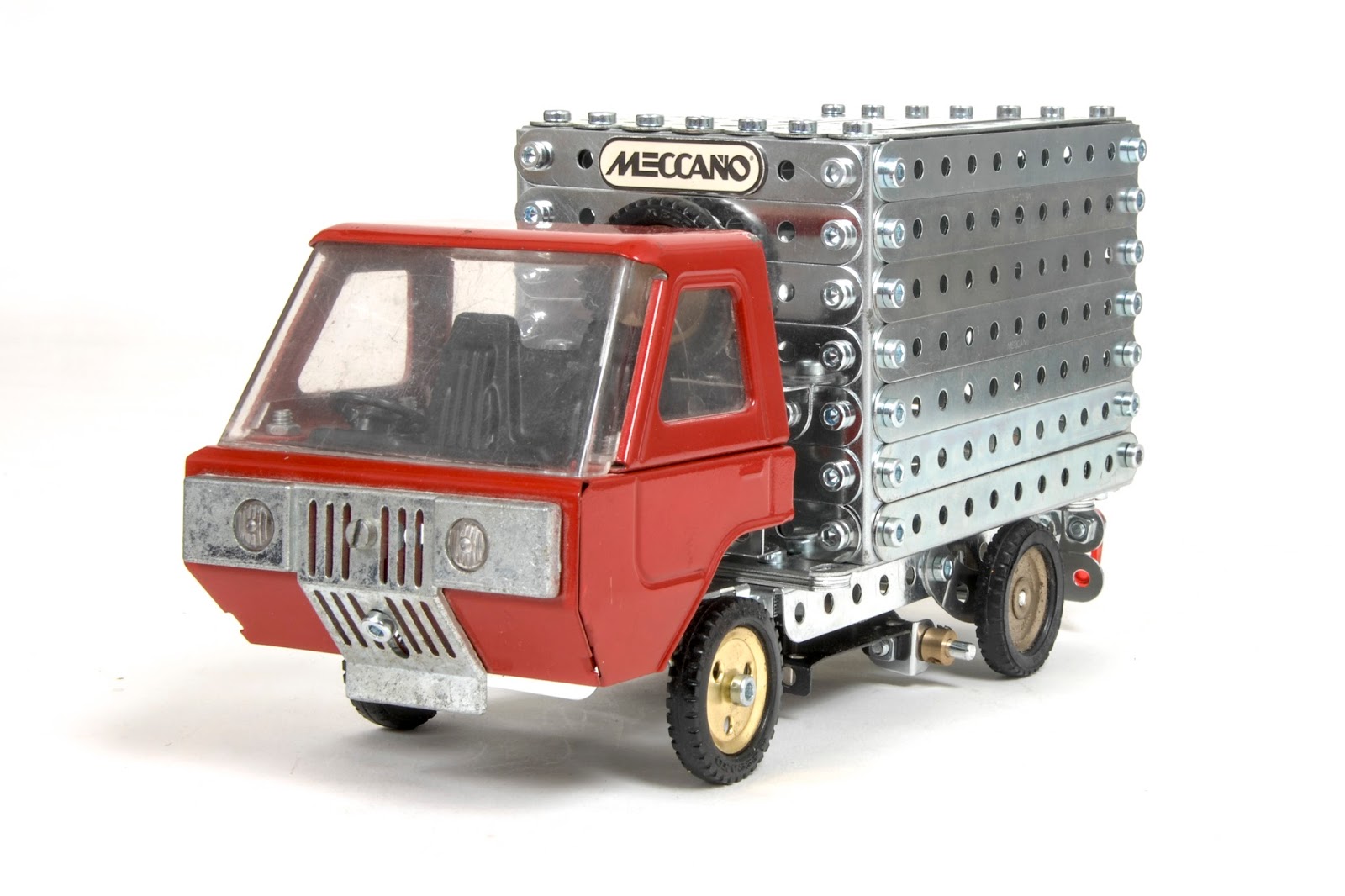 Ralph and Sue's Meccano News