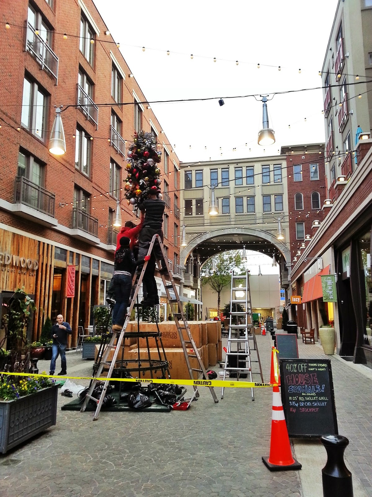 Robert Dyer @ Bethesda Row: IT'S BEGINNING TO LOOK A LOT LIKE CHRISTMAS ...