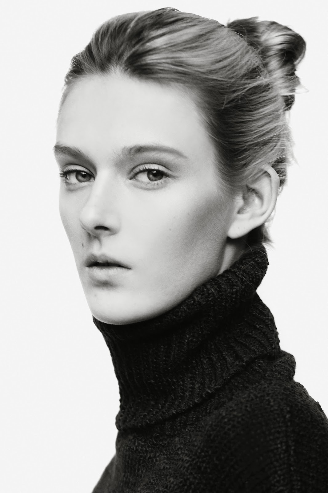 MAJOR MODEL WOMEN: Volha Khakholka photographed by Tom Newton