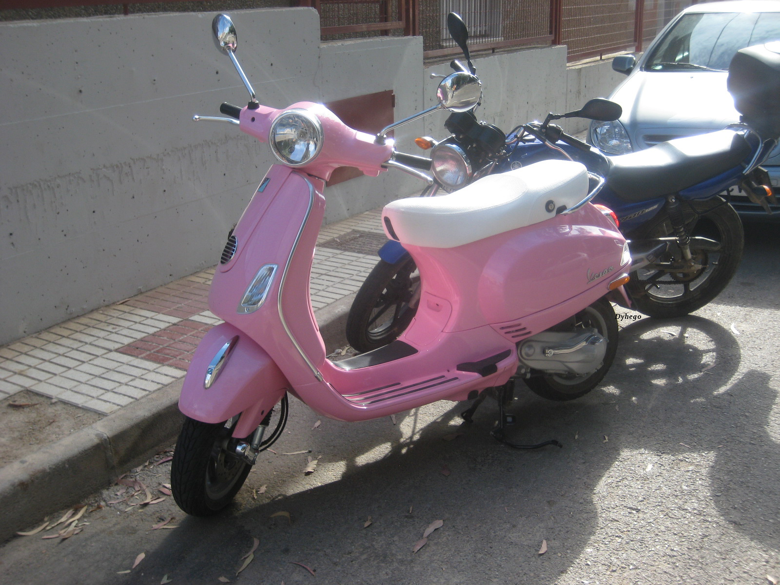 Errante fugacidad: La moto rosa de la Pantera Rosa