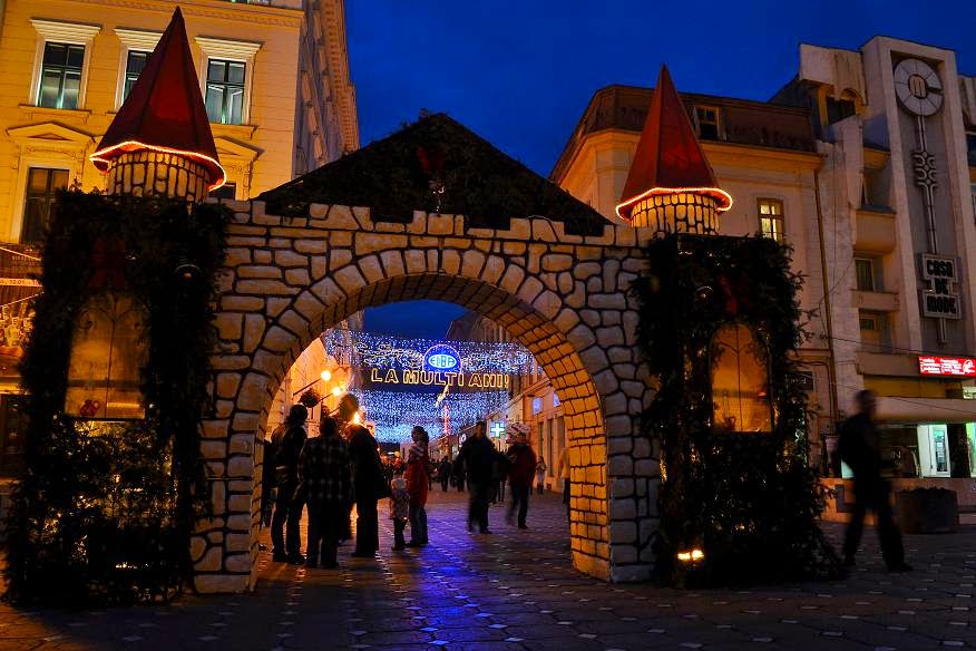 Poarta Cetatii Timisoara din Piata Operei