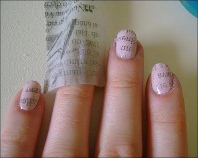 Konad Addict: Newspaper nails - TUTORIAL