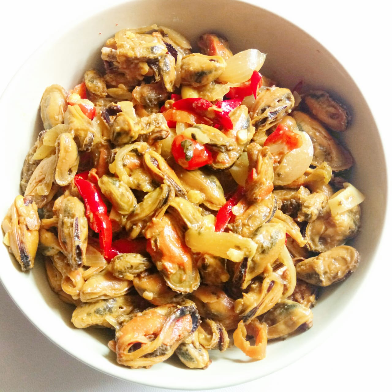 Bosen Makan Kerang Saus Padang ganti Kerang Bumbu kuning - Mpo Ratne