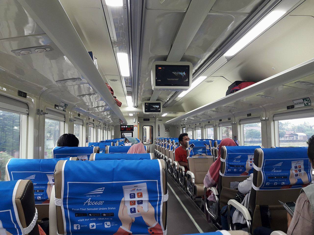 Nyamannya Naik Kereta Api Wijaya Kusuma Premium