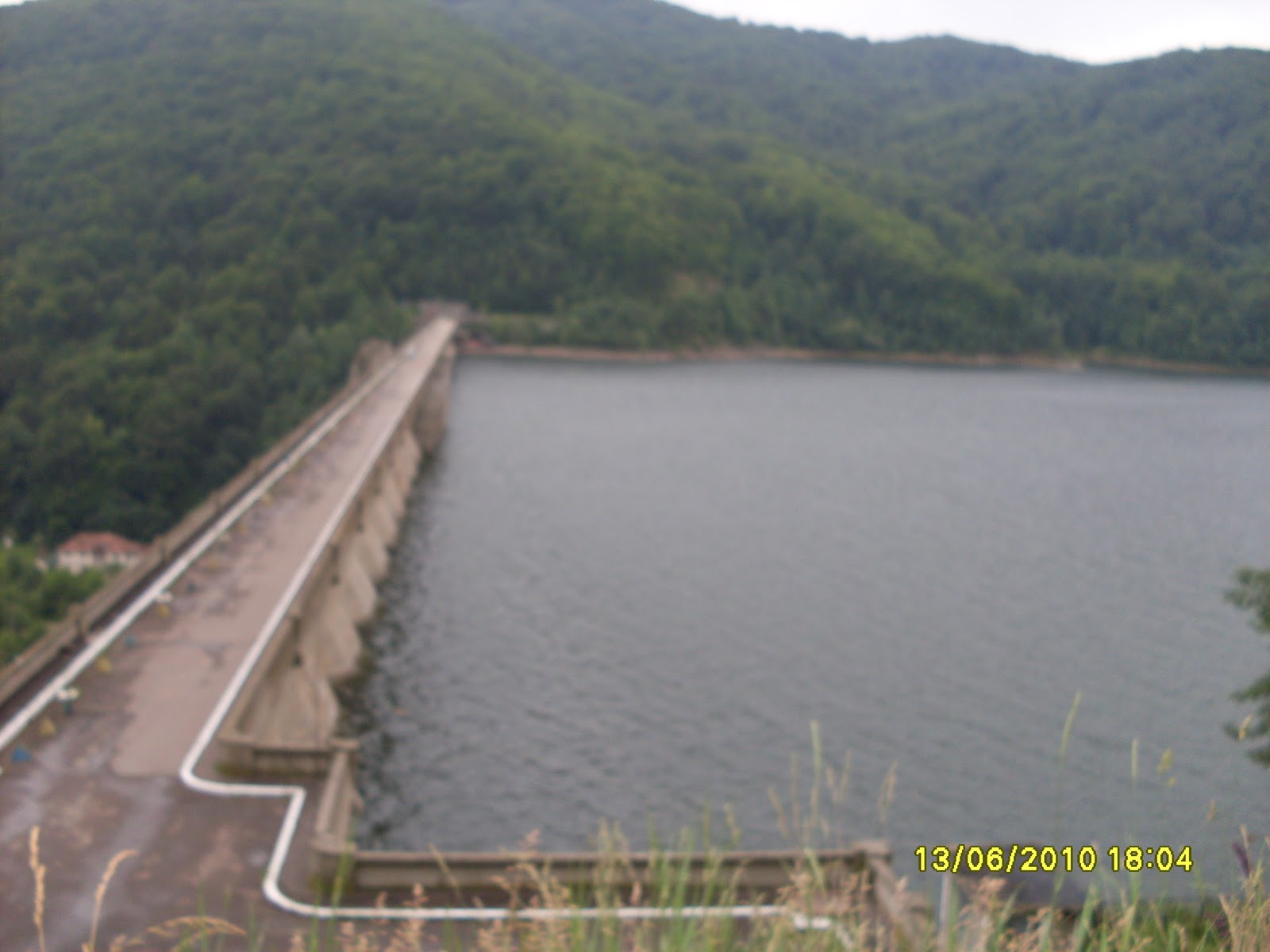 aalina82: Barajul VALEA UZULUI Darmanesti