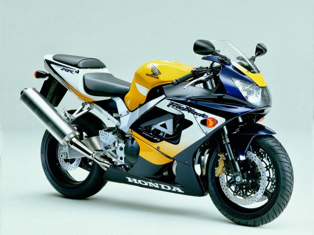 ROCK N' RIDE: FIREBLADE DUAS DÉCADAS DE HISTORIA DA LAMINA DE FOGO