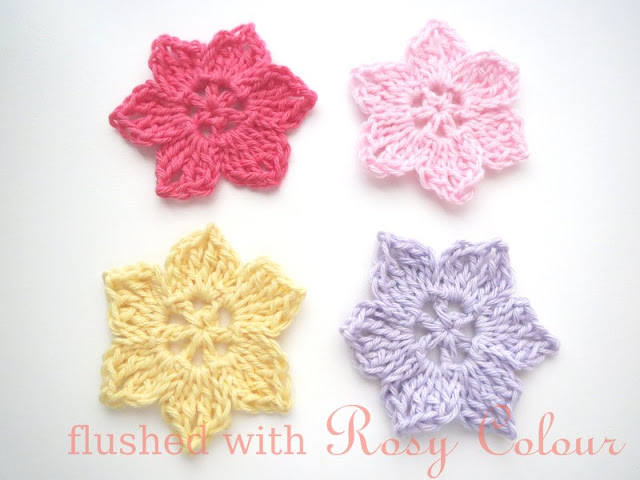 Flushed with Rosy Colour: Heather's Flower, free pattern