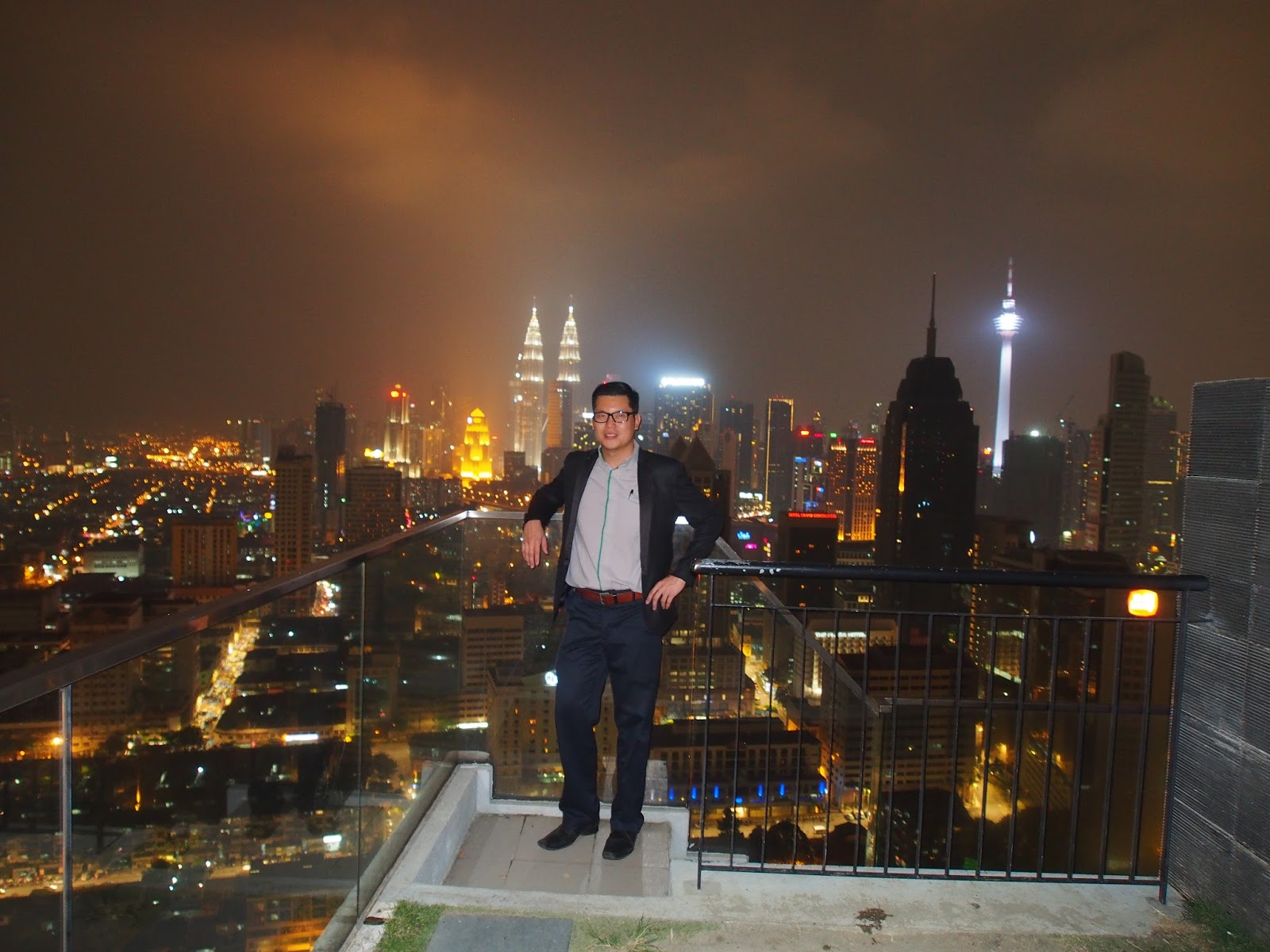 JE TunNel: Hemisphere Restaurant & Bar @ Regalia Serviced Apartment ...