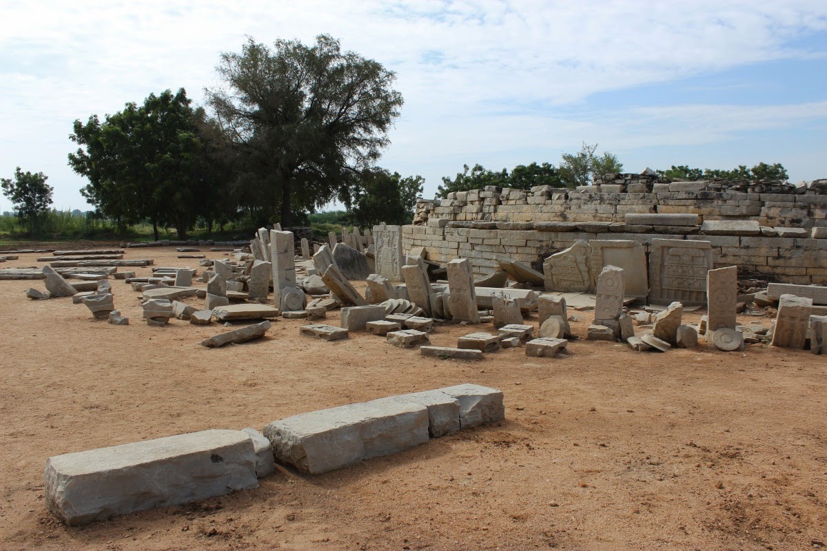 Journeys across Karnataka: Ruins of a Stupa, Kanaganahalli-Sannati