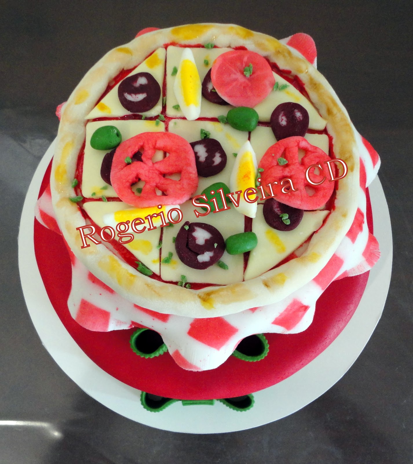Rogerio Cake Designer: Bolo Pizza - Chá de Panela