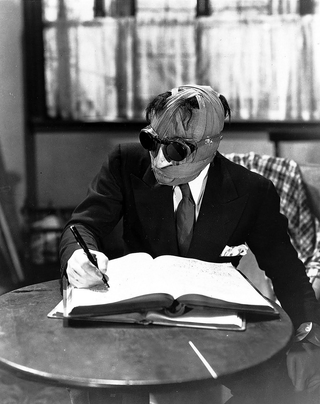 Bespectacled Birthdays: Claude Rains (from The Invisible Man), c.1933